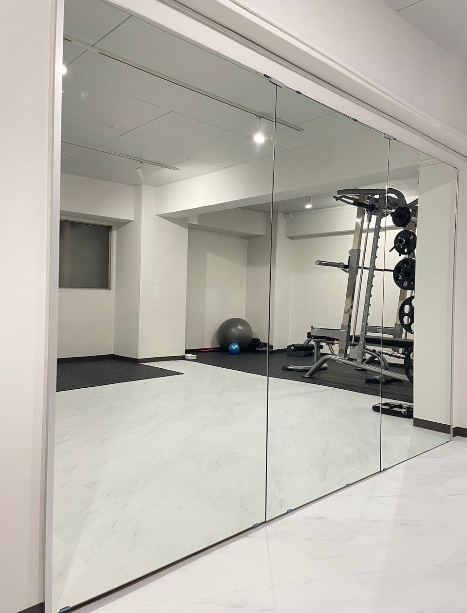 《桜木町駅 徒歩4分》の完全個室、貸切の広々レンタルジムの写真3