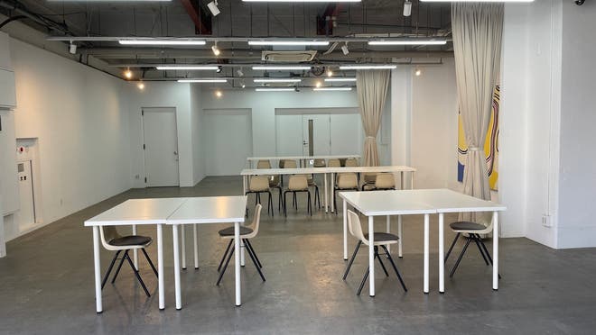 【上野浅草エリア、入谷駅1分】風通し抜群!天井高の白いオシャレ空間!イベント、会議、撮影、舞台、ポップアップショップに の写真2