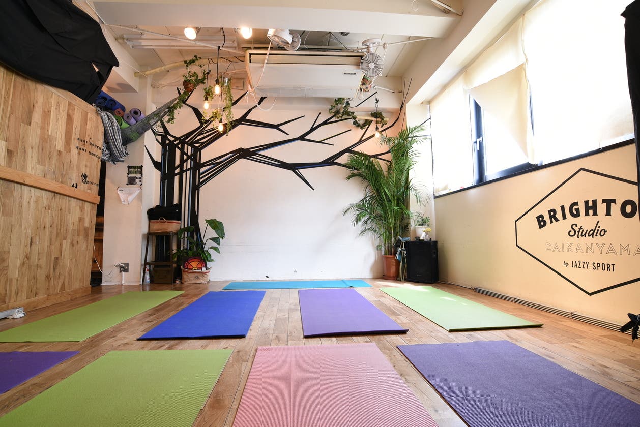 ヨガ、ダンス、撮影に最適！「自然光・窓全開換気」「”光”高速WIFI（ソフトバンク）」 渋谷・代官山駅近好立地 木床の暖かい空間の写真6