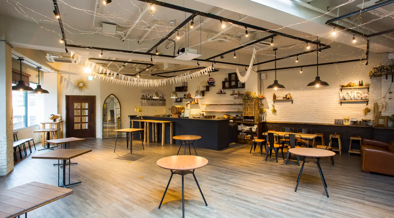 【立食パーティー】におすすめのレンタルスペースTOP20｜懇親会や結婚式二次会に