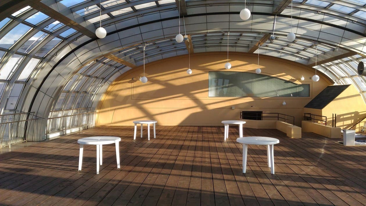 【花火大会を室内で鑑賞】貸切レンタルスペースおすすめTOP20｜夏の夜を涼しく満喫！