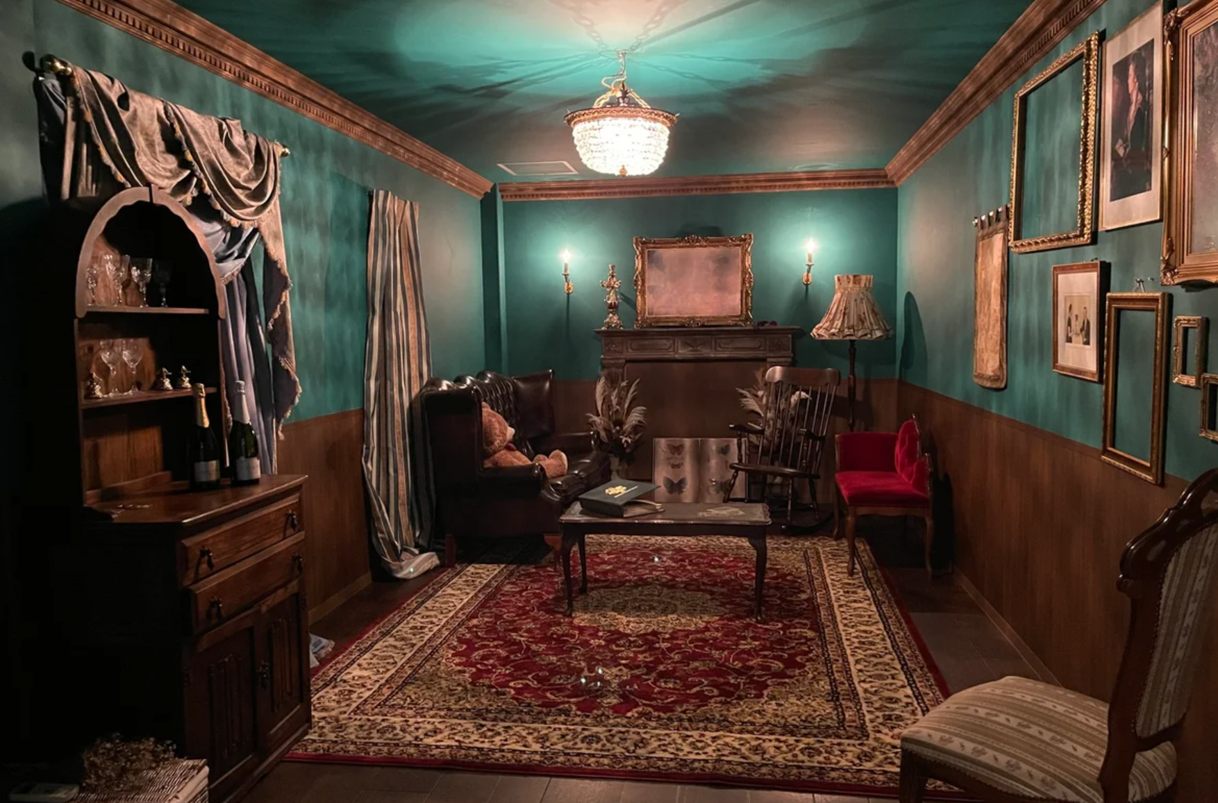 【アンティーク撮影スタジオ】おすすめTOP20｜ヴィンテージ家具が映える人気空間