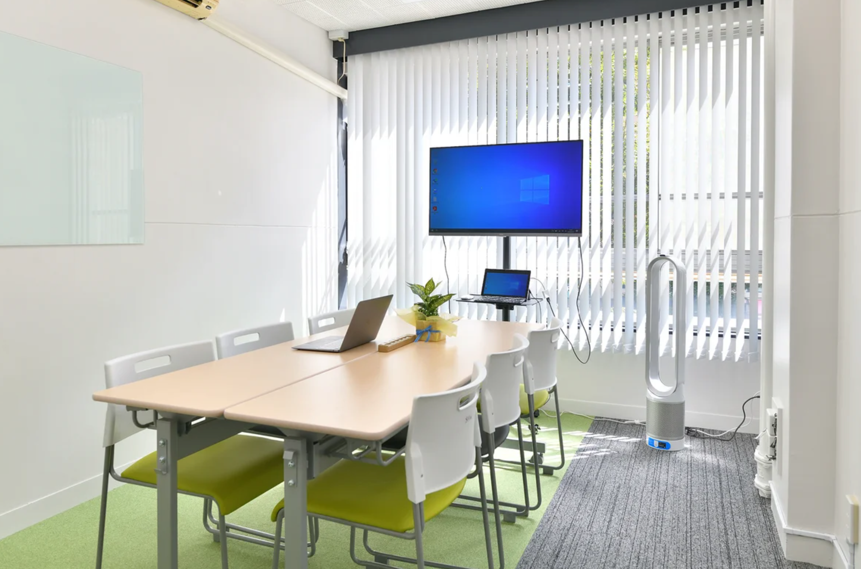 【パソコンを貸してくれる場所・レンタルスペース】おすすめTOP20｜WiFi完備で手ぶら作業