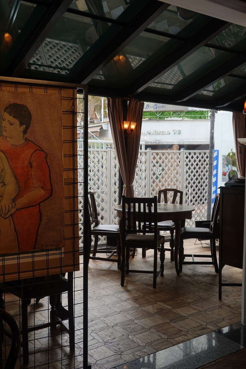 Some Might Say株式会社